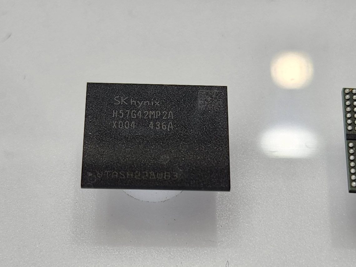 COMPUTEX 2025 SK HYNIX 展出 GDDR7 晶片！ | UNIKO's Hardware