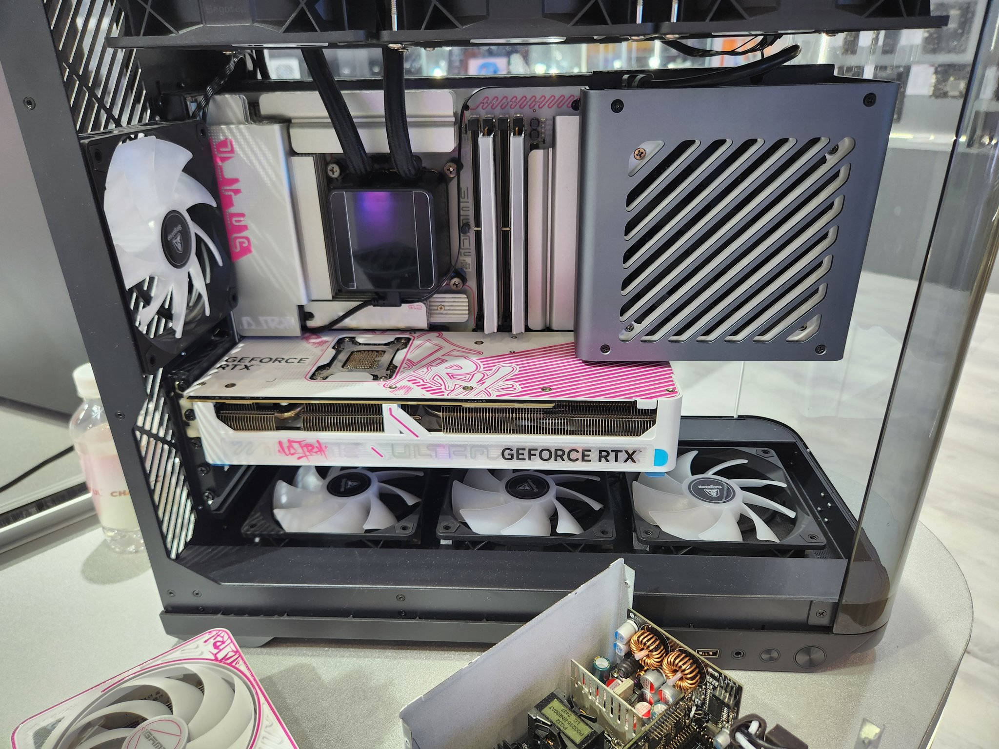 七彩虹跟進 ADVANCED BTF 2.5 正式推出 RTX 5070 TI 版本！ | UNIKO's Hardware